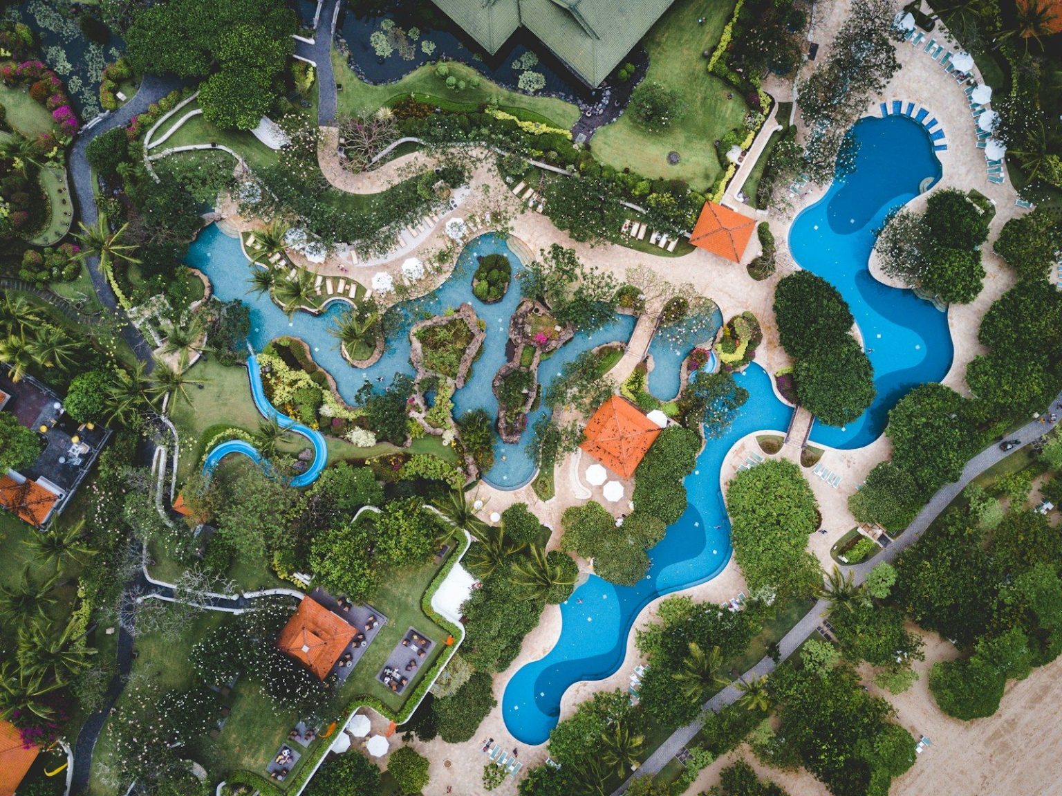 International Resort World | Luxury Resorts & Rentals